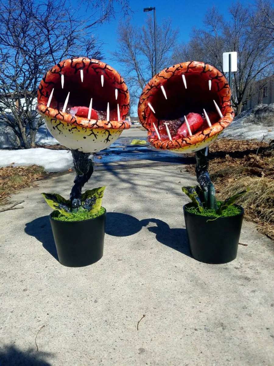 10 Awesome Venus Flytrap Halloween Decorations - VENUS FLYTRAPS