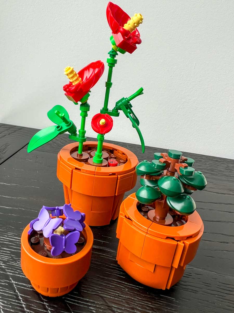 Lego Venus Flytrap Sets - A Review - VENUS FLYTRAPS